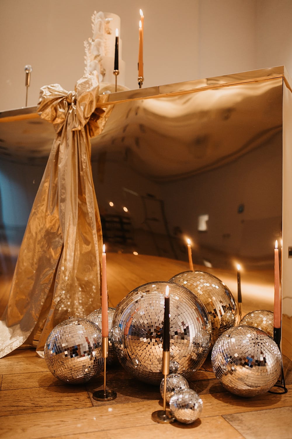 Modern City Wedding Inspiration | The Goldsmiths' Centre in London