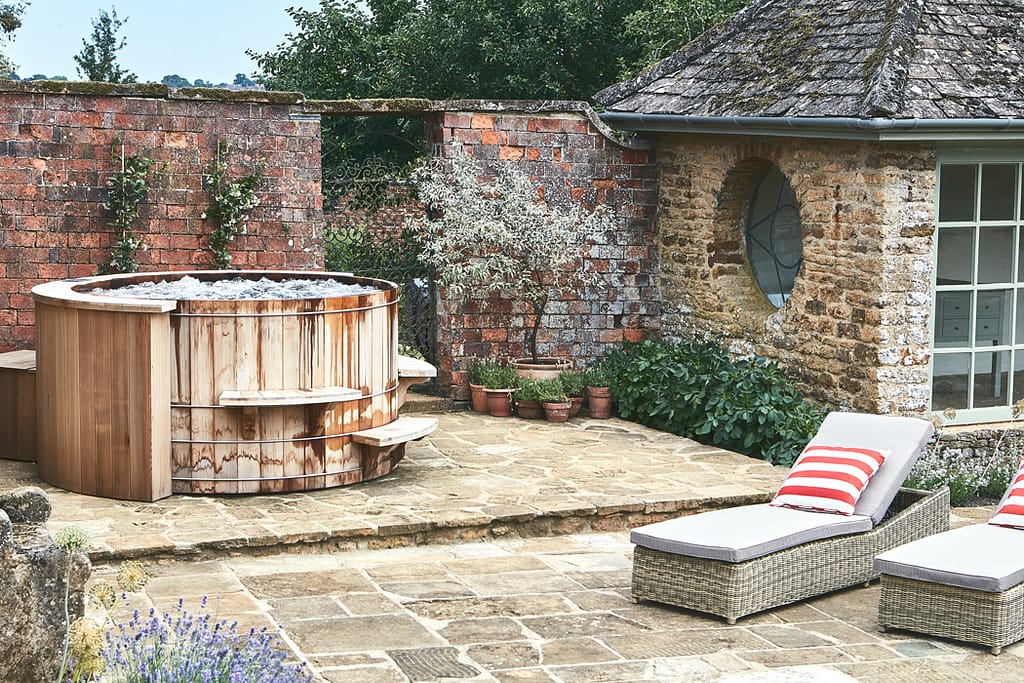 A 'Home Tour' of Thorpe Manor - Wedding Venue in Oxfordshire