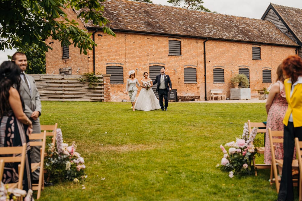Eve & Matt | Romantic Lakeside Wedding at Barns & Yard