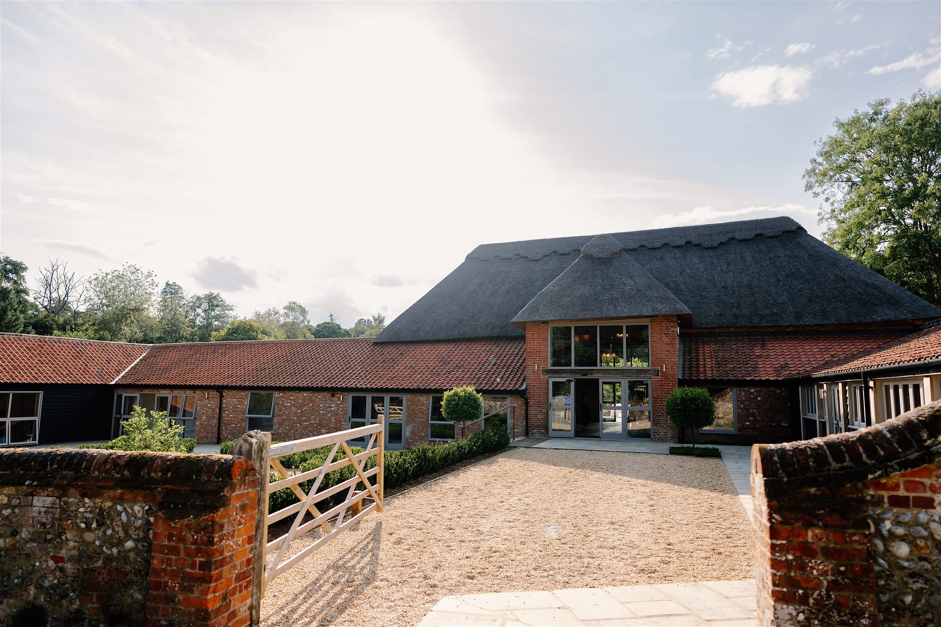 Chantelle & Jamie | Modern White Wedding at Worstead Estate