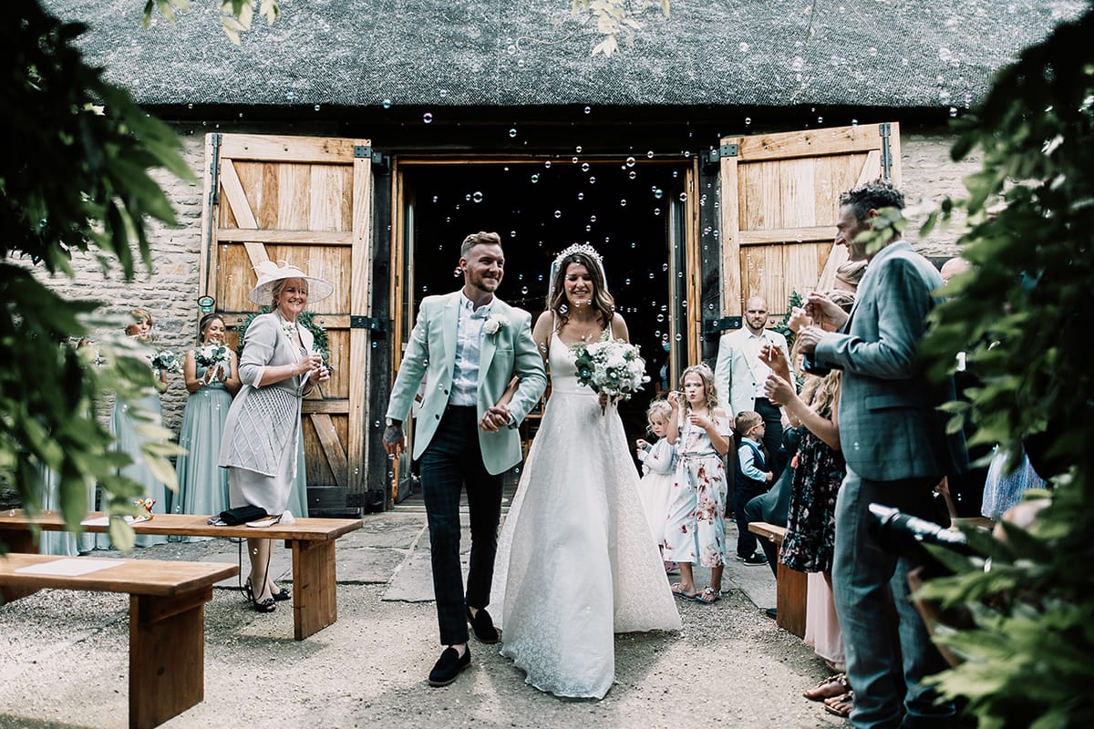Erin & Vinnie | Rustic Green and White Wedding at Tythe Barn Oxfordshire