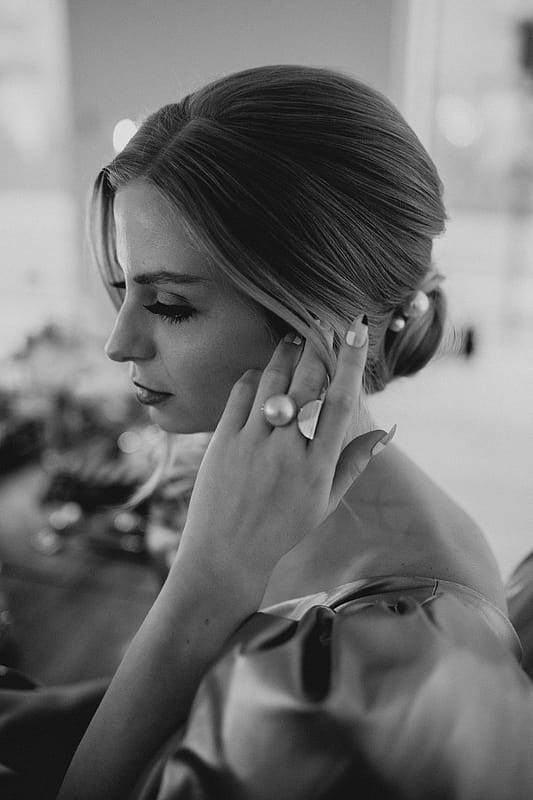 Modern City Wedding Inspiration | The Goldsmiths' Centre in London